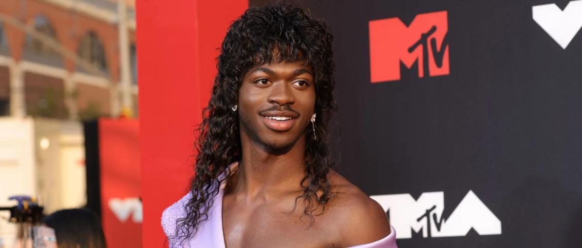 Curly Mullet Haircut: Edgy and Versatile