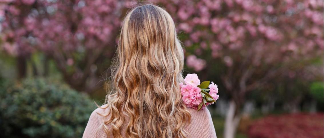 A Step-by-Step Guide to Achieving Gorgeous Sandy Blonde Hair