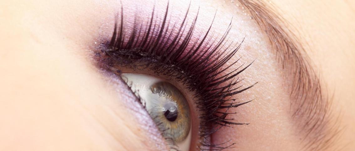 7 Captivating Purple Mascara Shades for Stunning Lashes