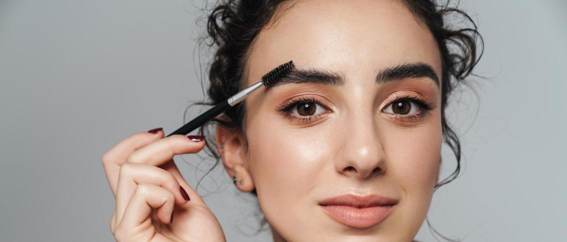 Brow Game Strong - Master the art of feathered brows